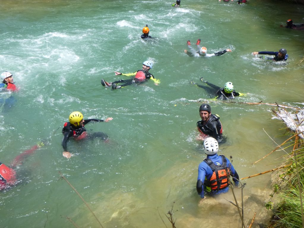 CURSO DE NATACIÓN EN RÍOS - Kalahari Aventuras